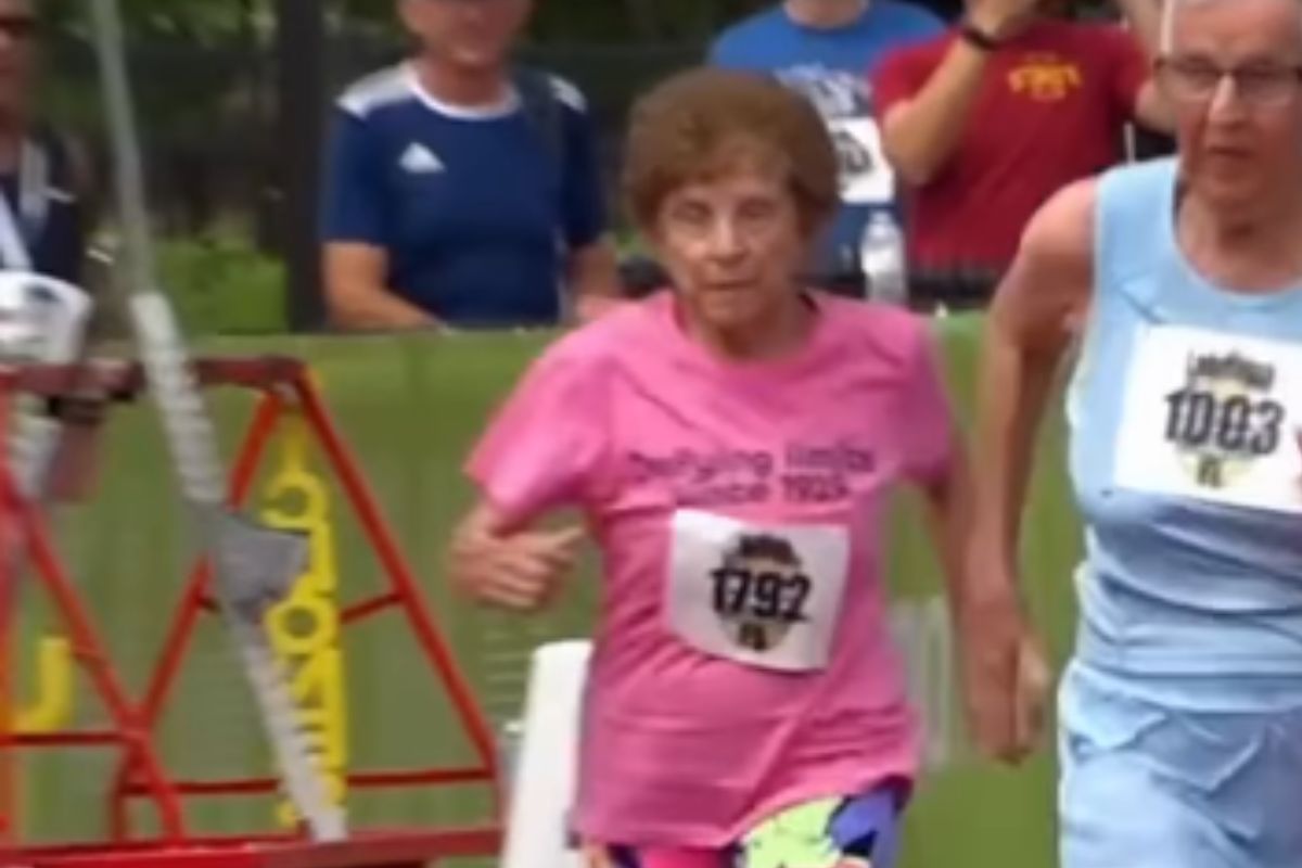 95-Year-Old Woman Finishes 50m Sprint As Internet Applauds ‘Grandma ...