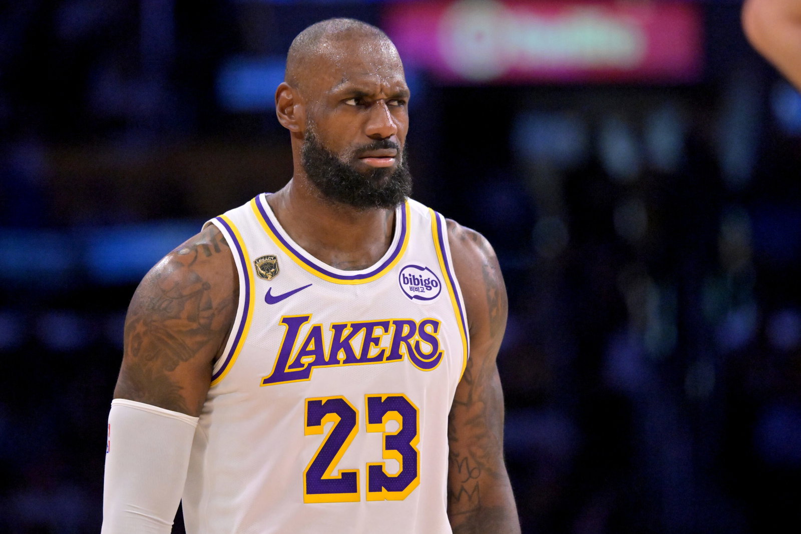 LeBron James Explains How Sleeping Over Eight Hours Helps Him Re ...
