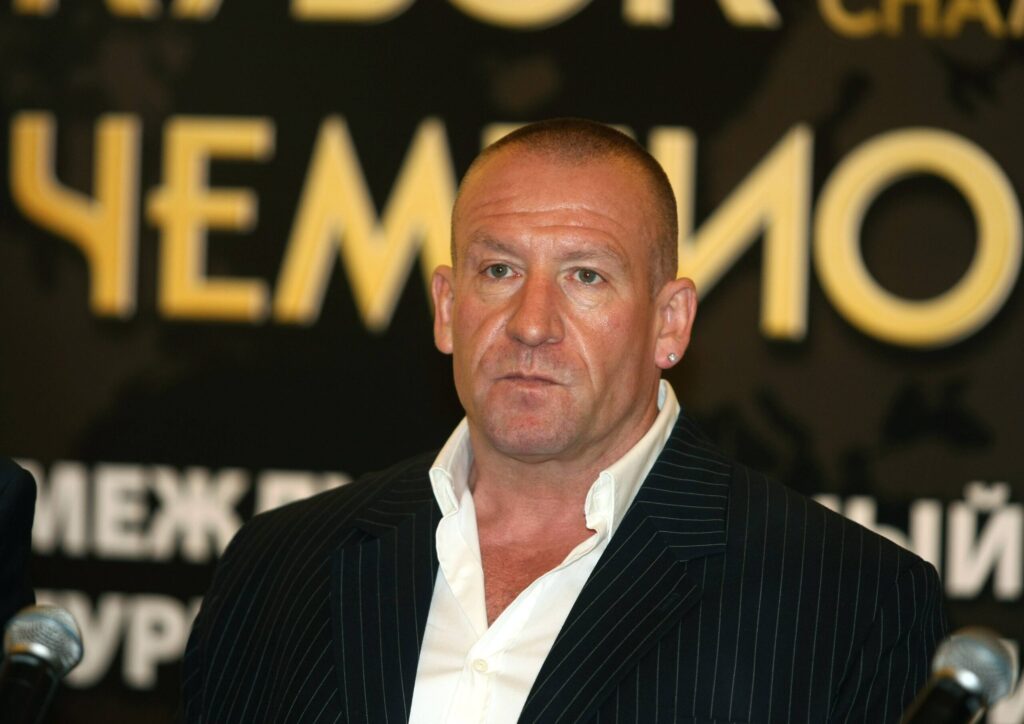 Dorian Yates Replicates The Best Workout Methods Without Using a Pull ...