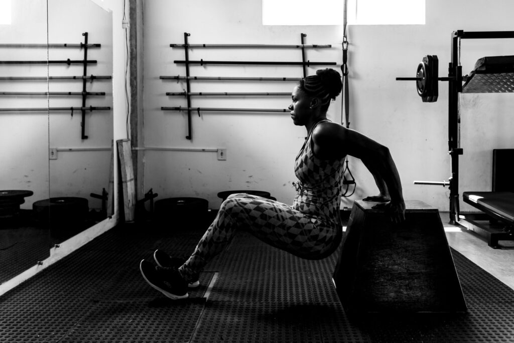 Here's How To Master Weighted Dips: Tips and Common Mistakes To Avoid ...